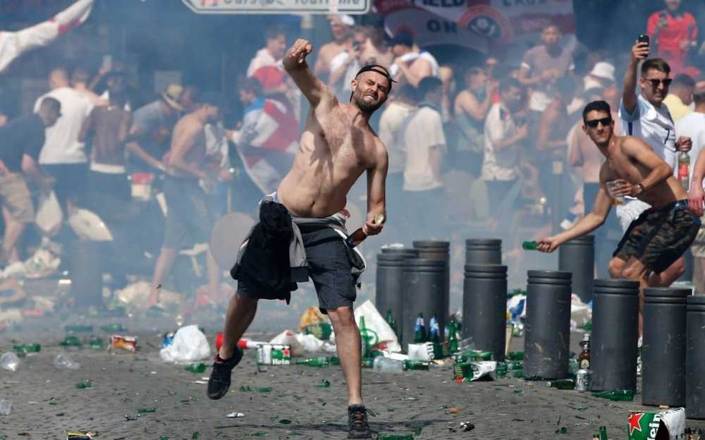 Tìm hiểu hooligan là gì? Đặc điểm và hành vi của hooligan trong bóng đá